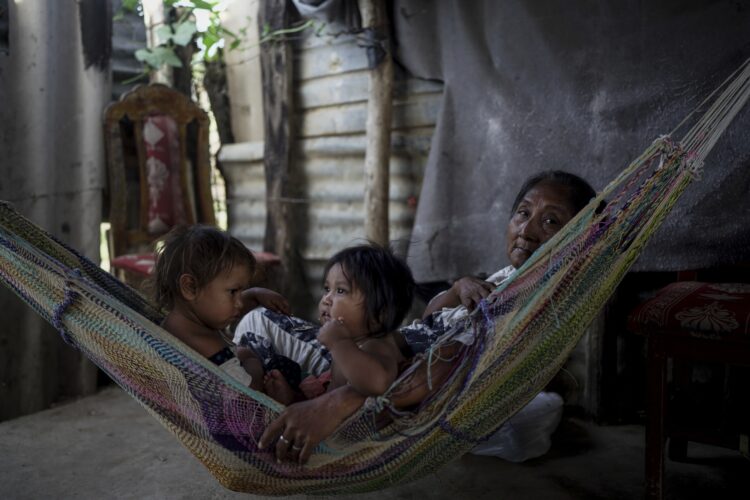 Droughts, floods and economic uncertainty: Portraits of the Wayuu ...